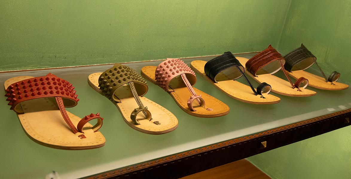 Trailing Kolhapuris at Joy Shoes and Colaba Causeway | The Voice Of Fashion