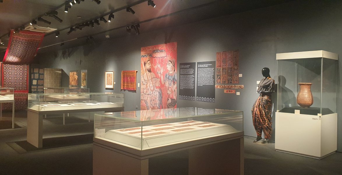 The Costumes of Jain Manuscript Paintings | The Voice Of Fashion